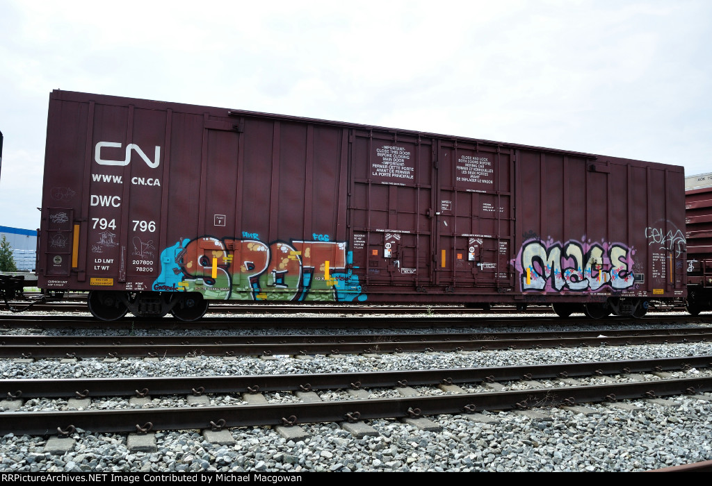 DWC 794796 60-9 ft Double Door Excess Height Boxcar CN RAIL (side B)